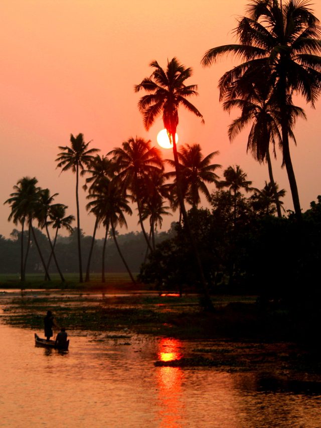 7 Unmissable Spots in Kerala for Solo Female Travelers - India Someday ...