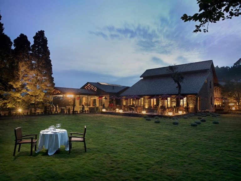 10 Best Luxury Resorts in India - India Someday Travels