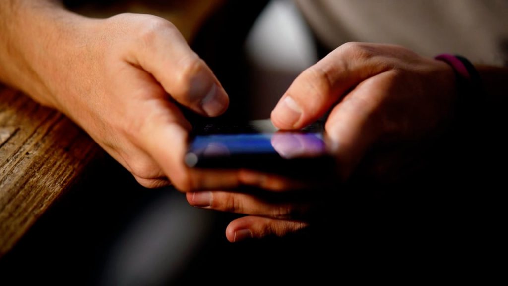Best mobile networks in India for foreigners - India Someday Travels